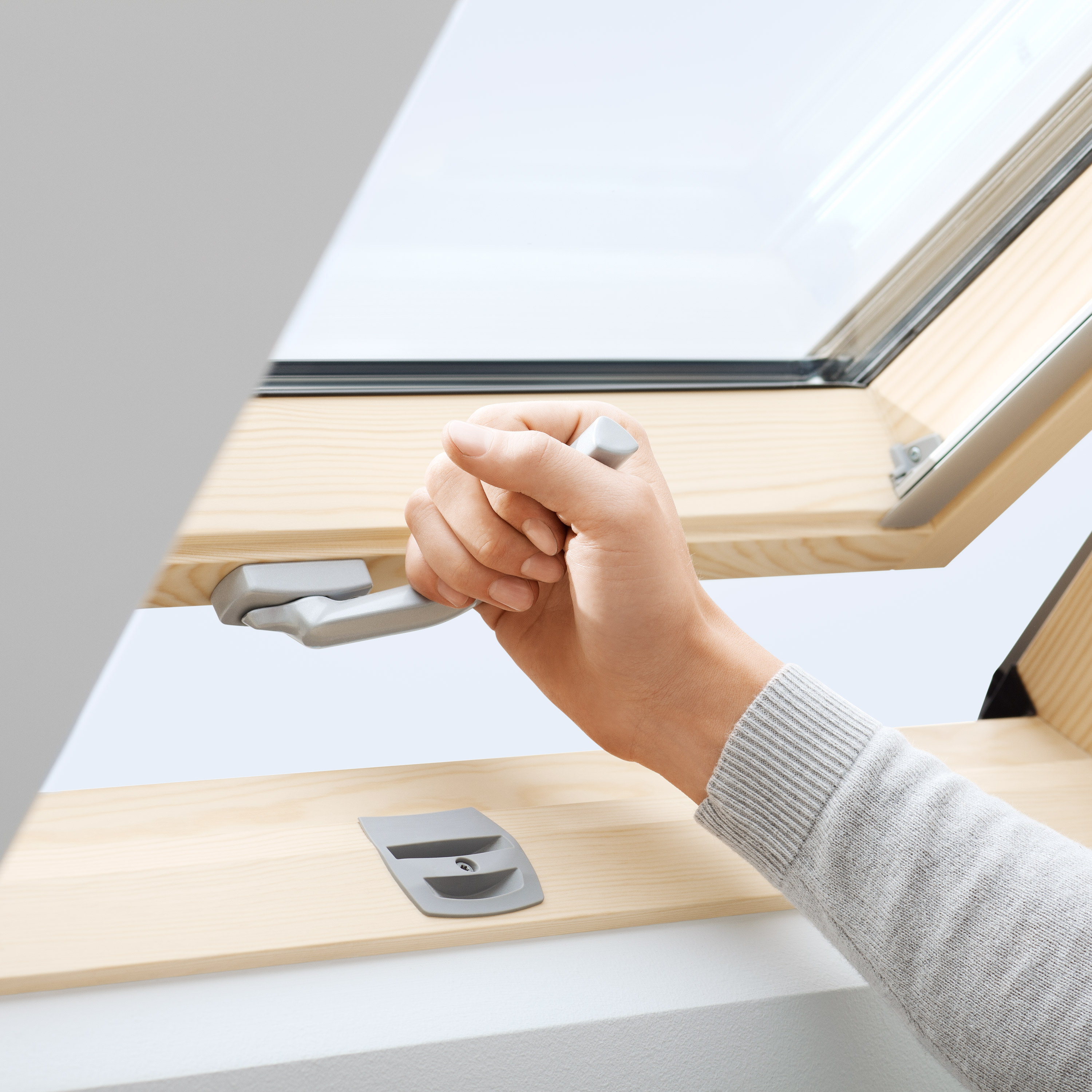 VELUX Schwingfenster GLL MK04 1061B Holz, Griff unten, 3-fach ...