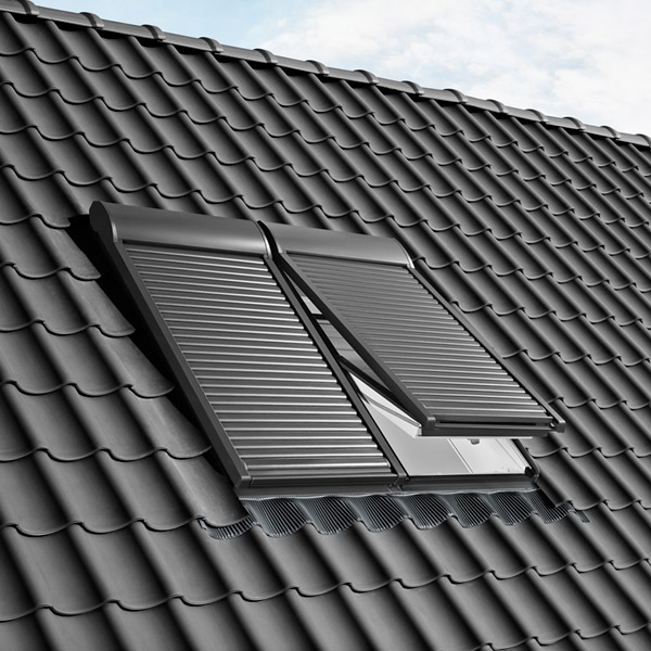 VELUX Außenrollläden im Dachgewerk Dachfenster-Shop