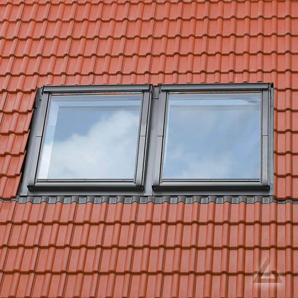 VELUX Eindeckrahmen im Dachgewerk Dachfenster-Shop